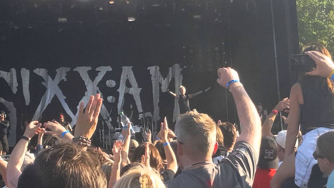 Sixx AM Life is beautiful - YouTube