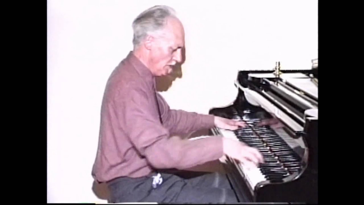 Ronald Stevenson plays Grainger.mpg - YouTube