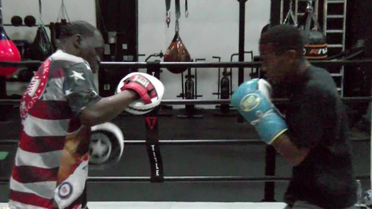 Jeff Mayweather training amateur Dion Jones - YouTube
