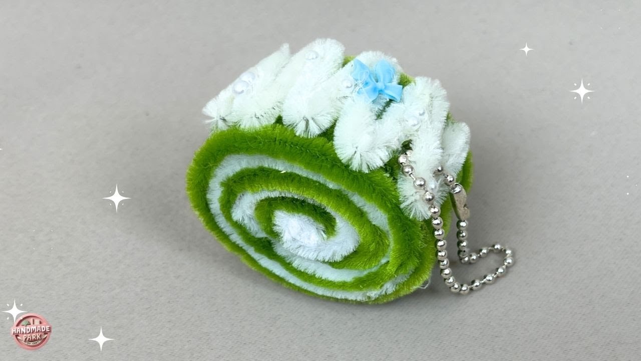 Keychain Pipe Cleaner ⚡️ A cute Sponge Cake Keychain made of Pipe ...