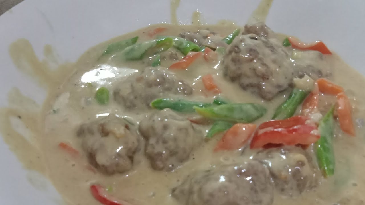 Creamy meatballs with bagyo beans || charity cooks #02 - YouTube