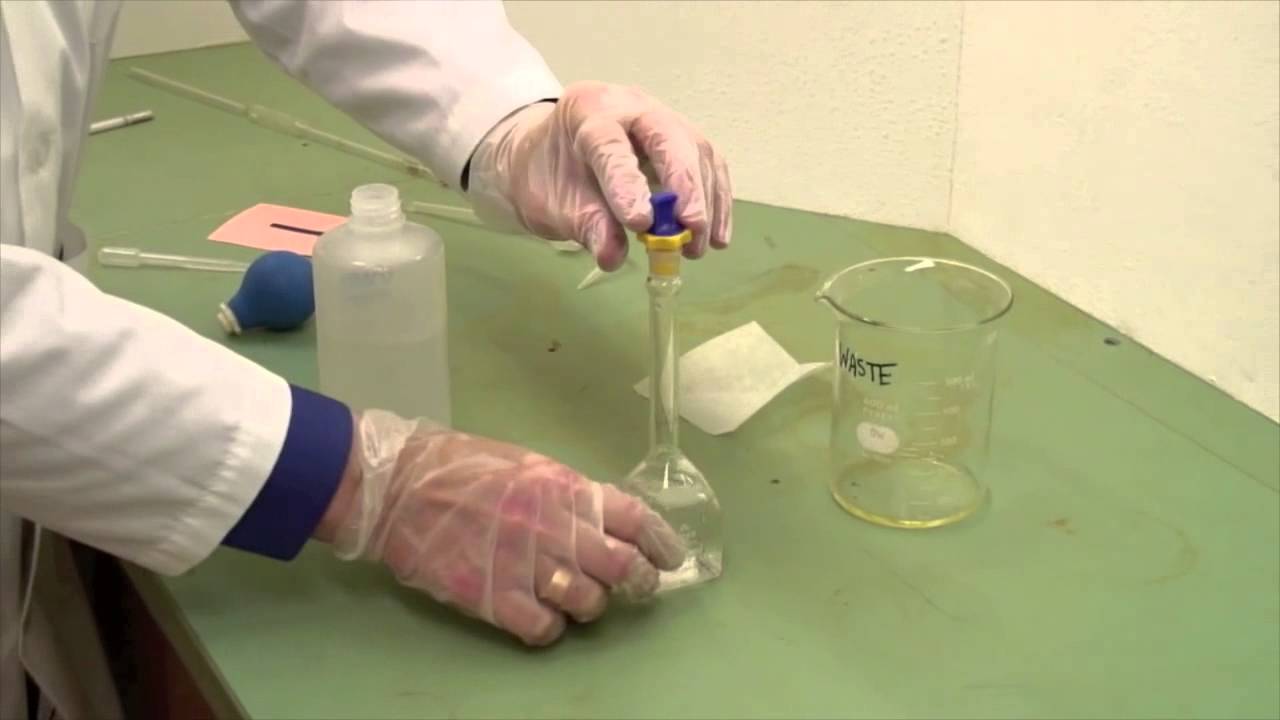 Volumetric Technique 3: Using a Volumetric Flask - YouTube