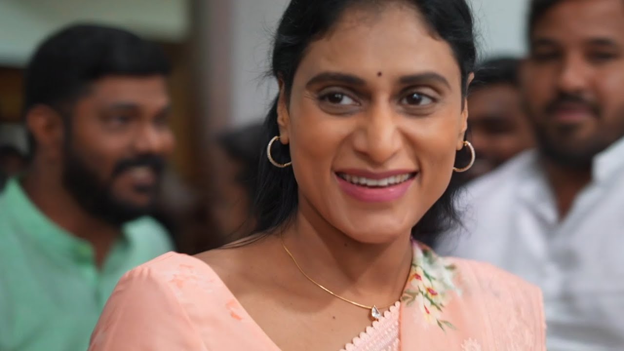 YS Sharmila Launched Ee Kathalo Patralu Kalpitam Movie Song | Pavan Tej ...