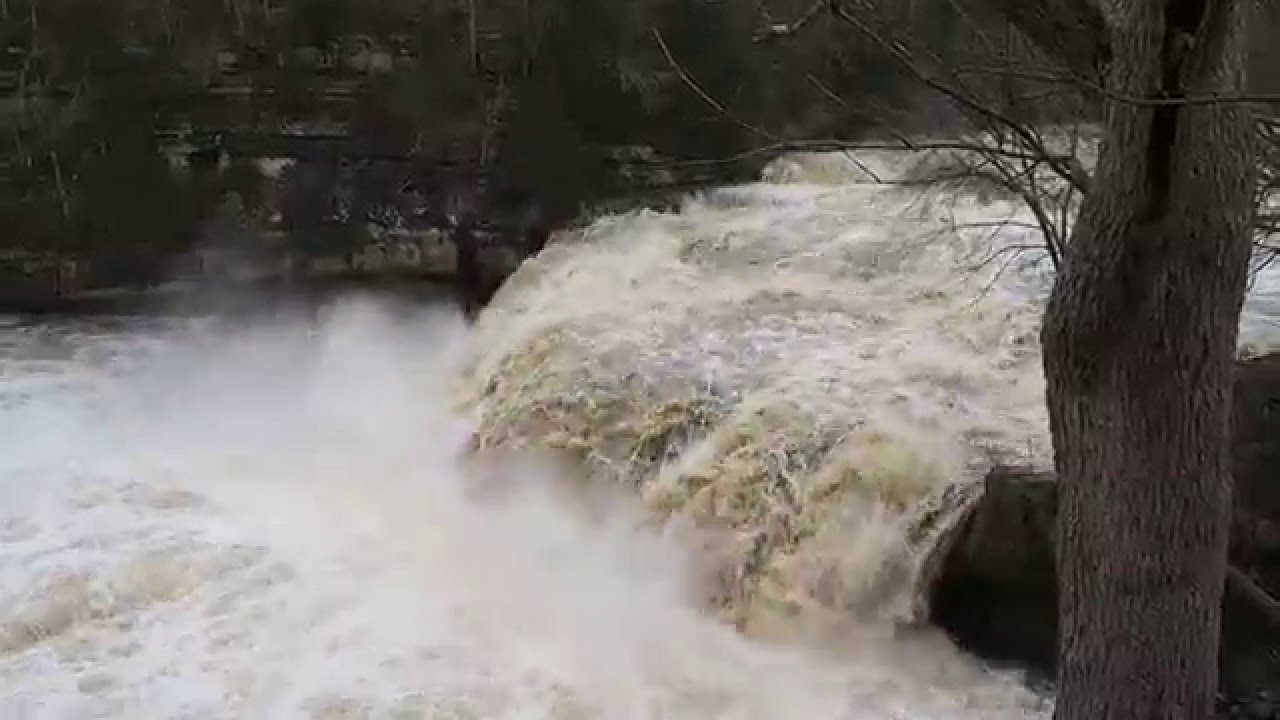 Cataract Falls December 29th, 2015 flooding. - YouTube