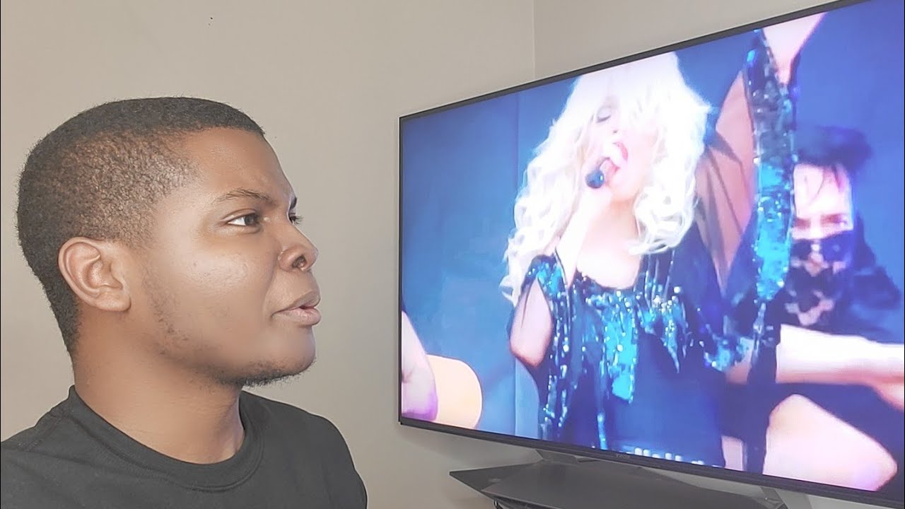 Female Singers - Funny Vocal Fails (REACTION) - YouTube