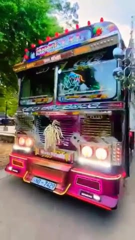 රැජිනිලා වගේද කිරිල්ලීයො 😏 Maya kirilli bus - YouTube