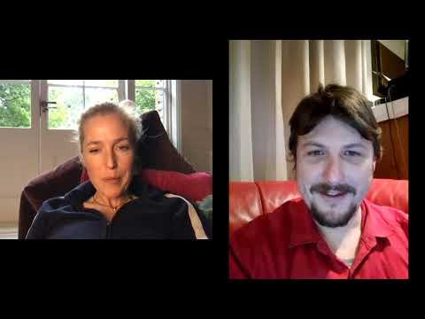 X-Files Gillian Anderson has a British and American Accent