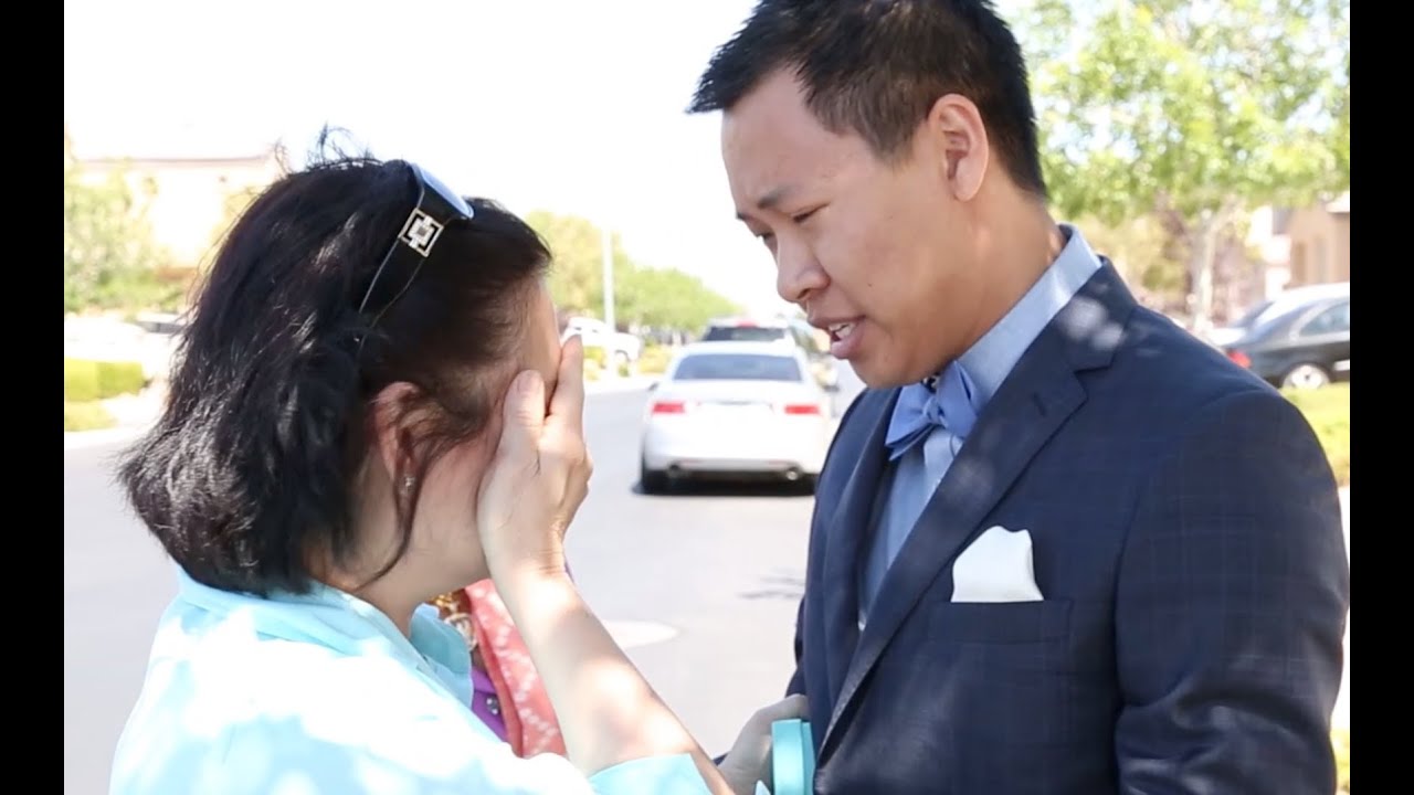 Son Surprises Mom With House For Mothers Day Youtube
