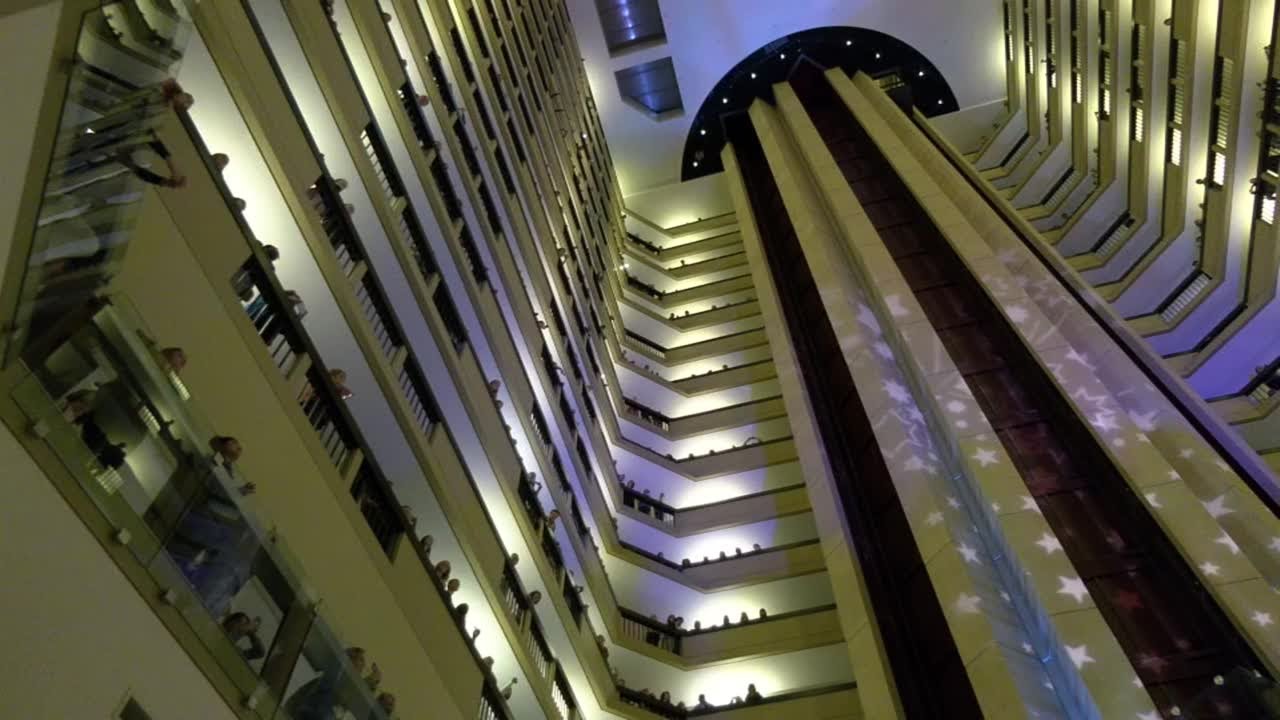 Hand over your heart! Hear thousands of Kentucky students sing the ...