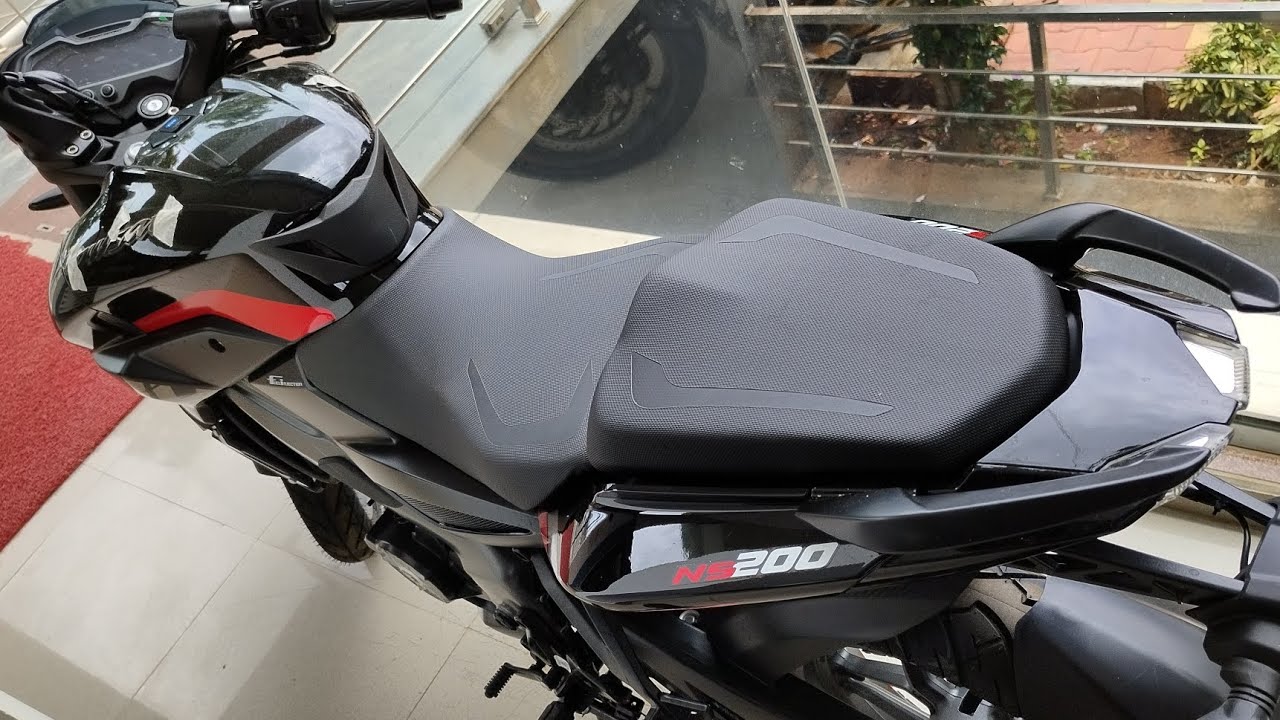 NS 200 🔥 BS7 2024 Black Colour On Road Price Full Review Hindi #NS200 ...
