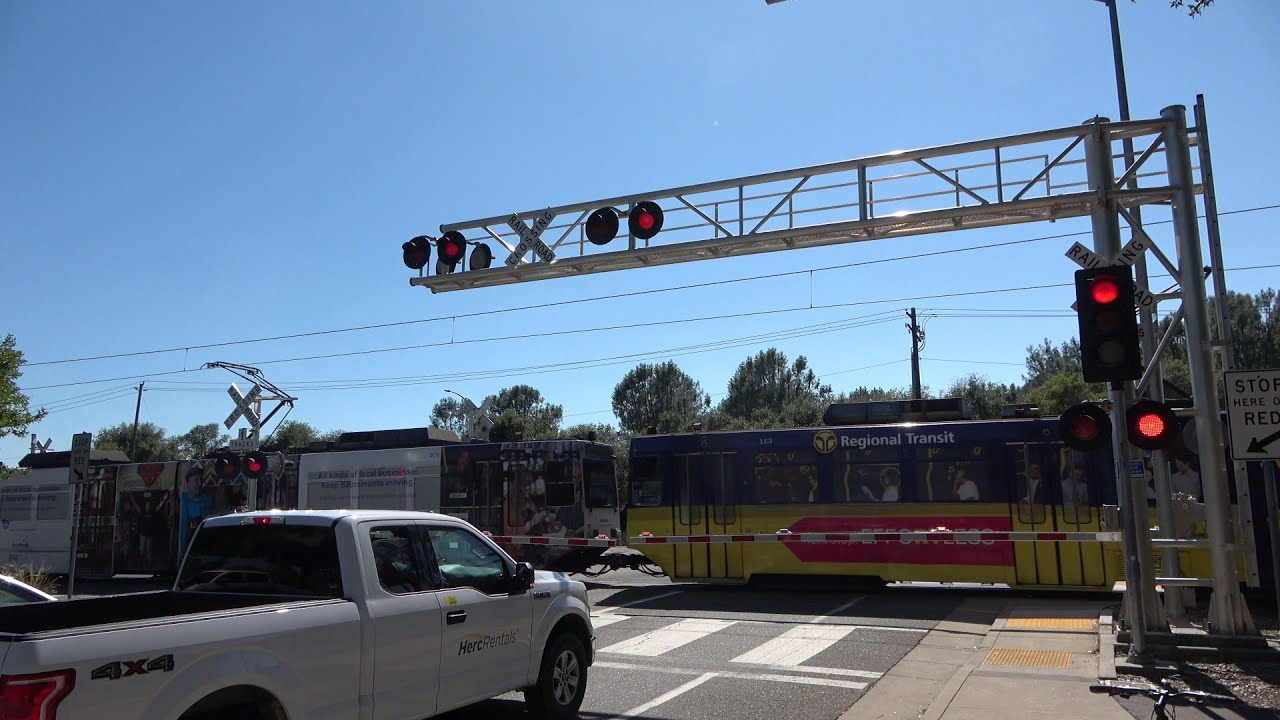 SACRT 132 Light Rail Outbound, Glenn Dr. Railroad Crossing, Folsom CA ...
