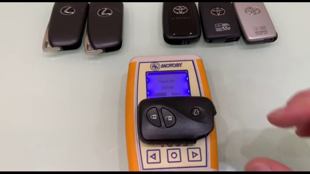 Checking of the Toyota Lexus smart key eraser - YouTube