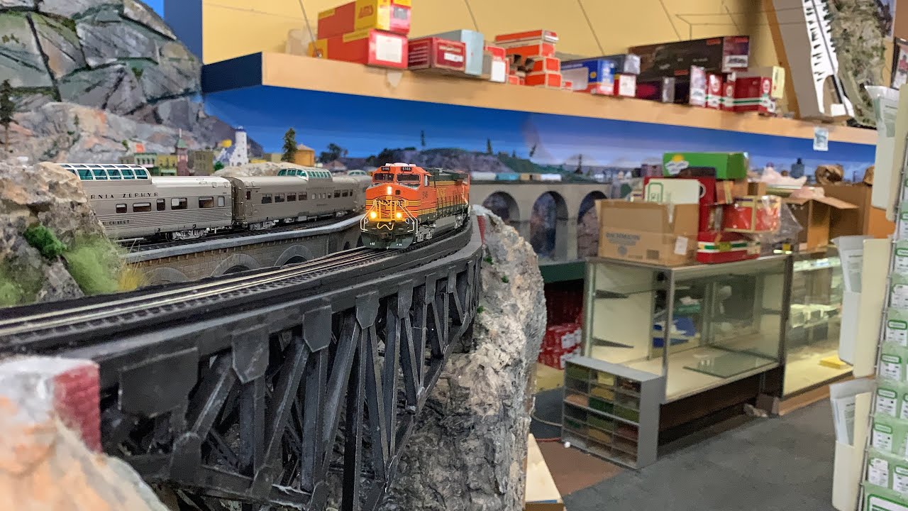 Running my BNSF train at the train store - YouTube