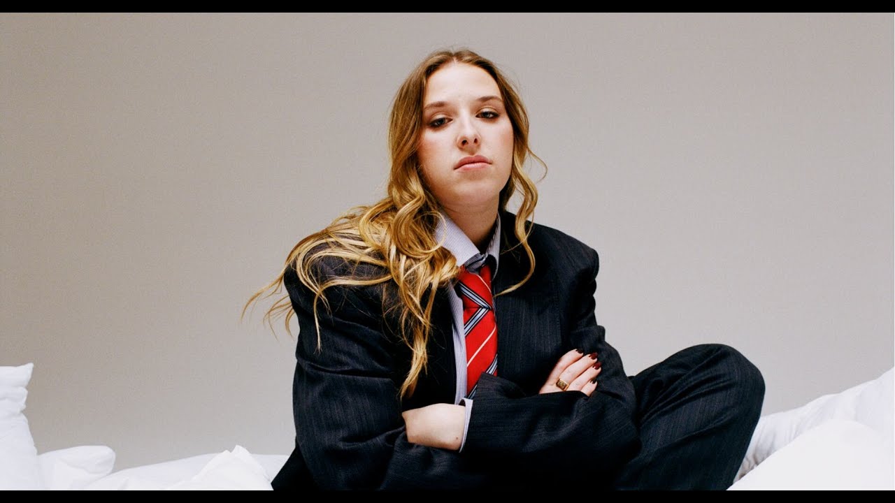 Track by track Héléna revient sur toutes les chansons de son album ...