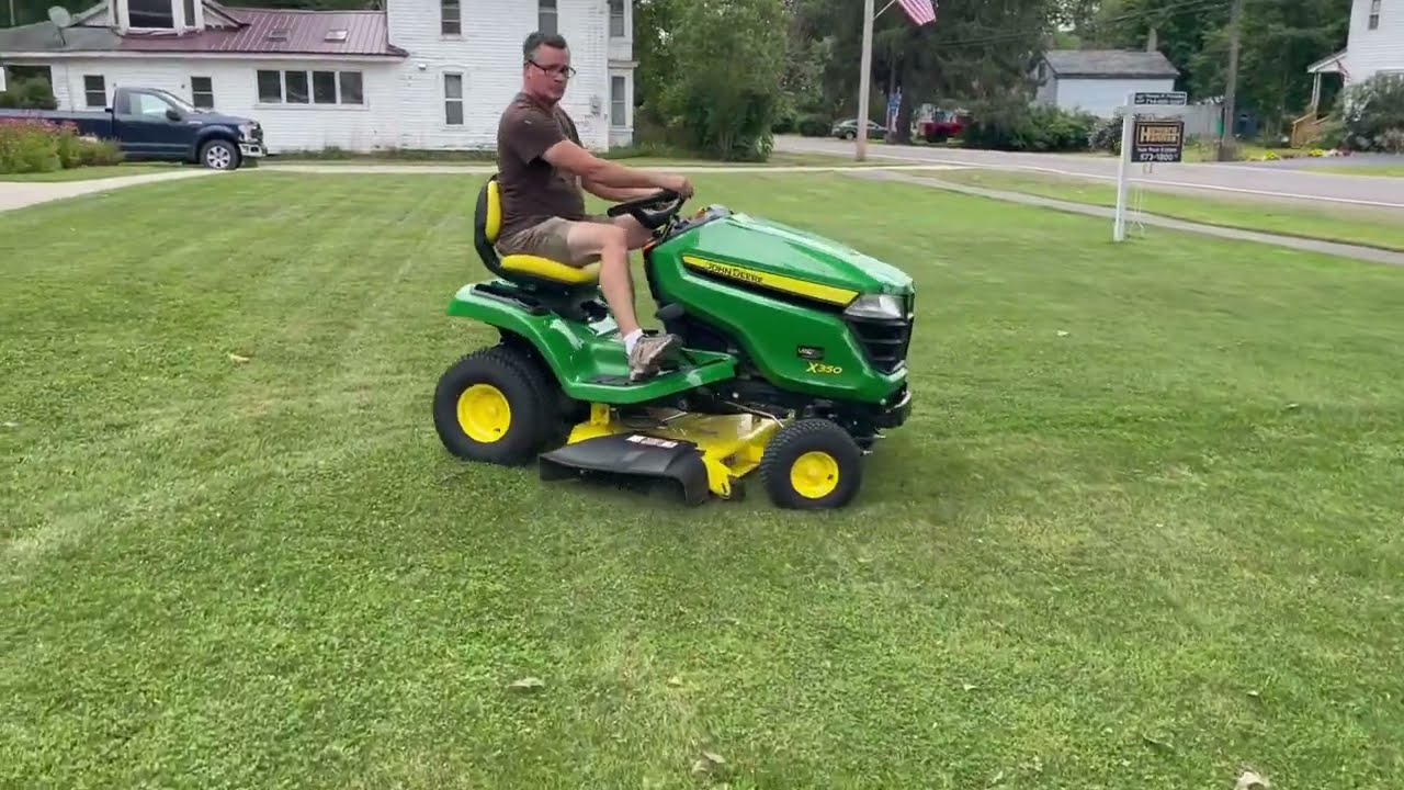 John Deere x350 - YouTube