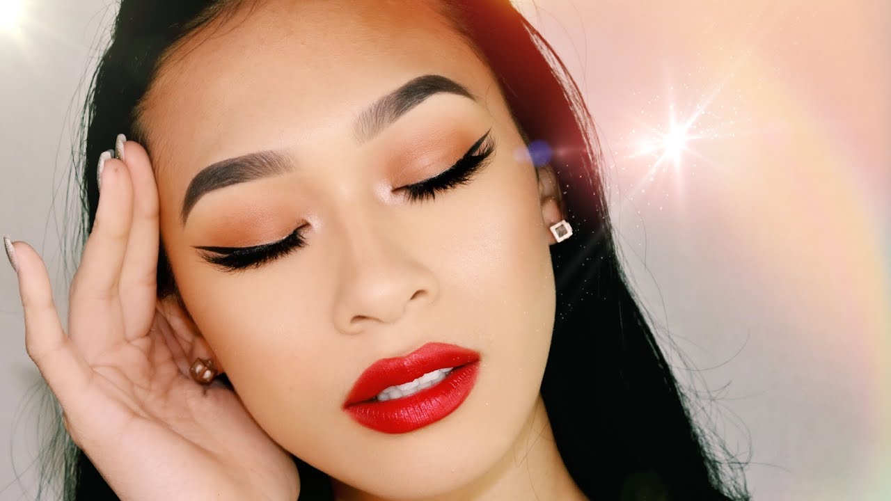 Classic Holiday Beat for Beginners | Smooth Skin & Red Lips - YouTube