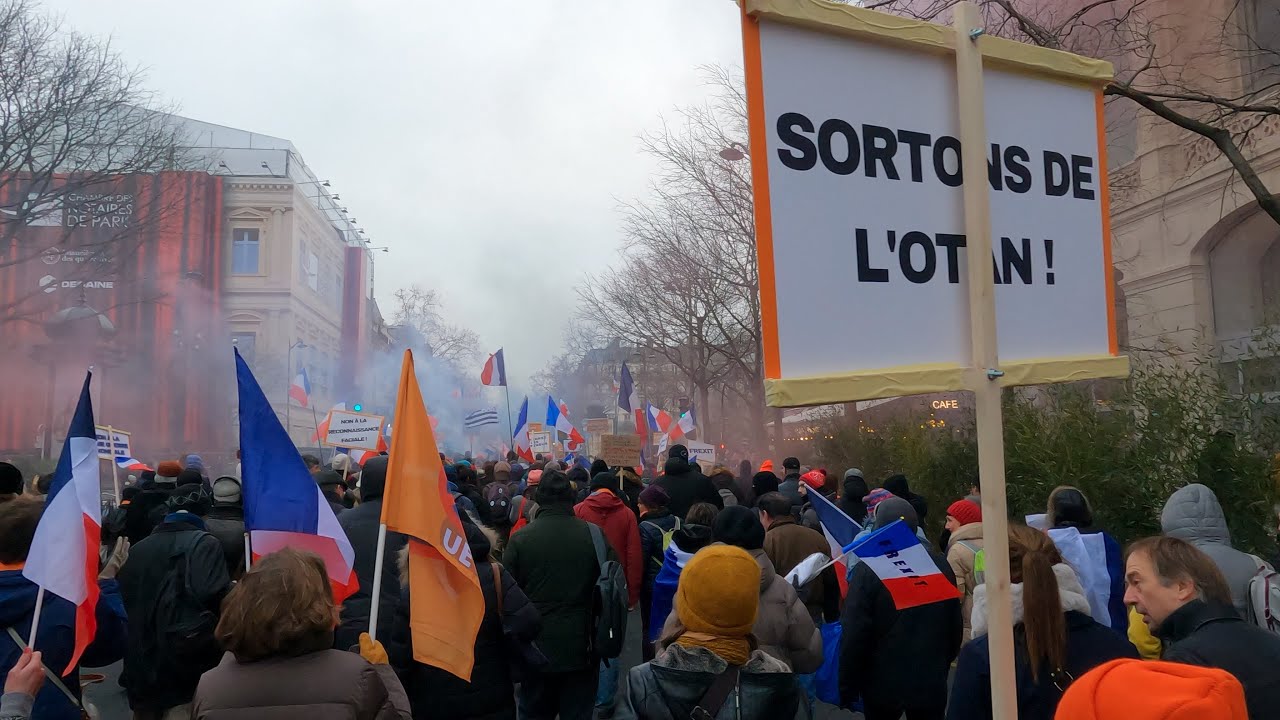 Manifestation pour le Frexit et les libertés au départ de Port Royal à ...