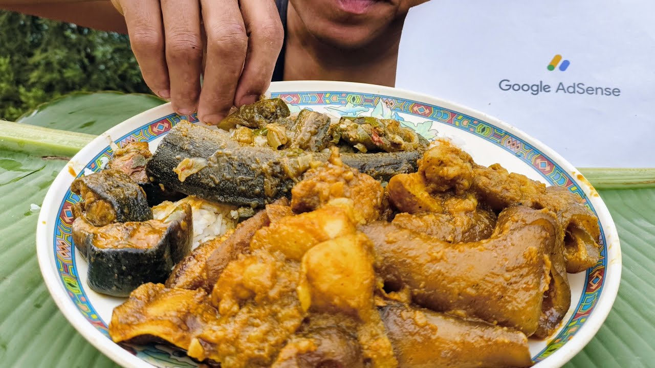 SPICY PORK SKIN MEAT AND FISH CURRY WITH RICE - YouTube