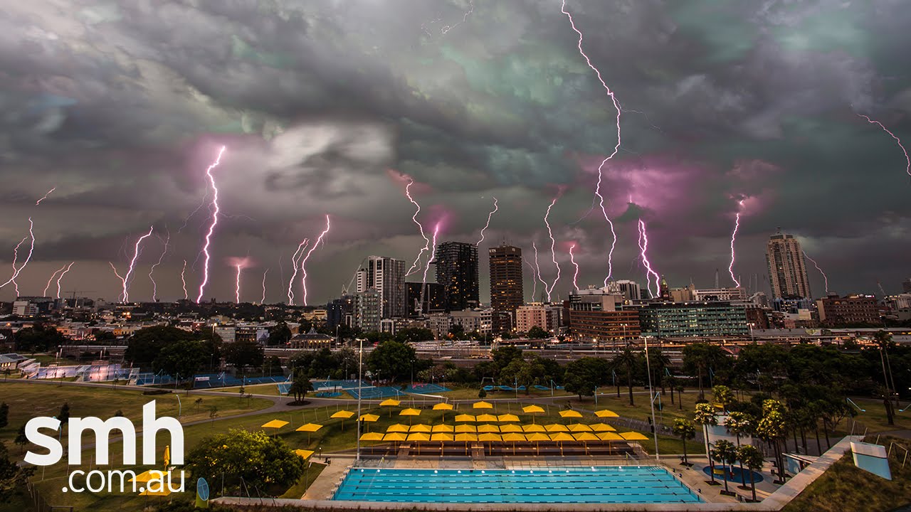 Sydney lightning in stunning composite - YouTube