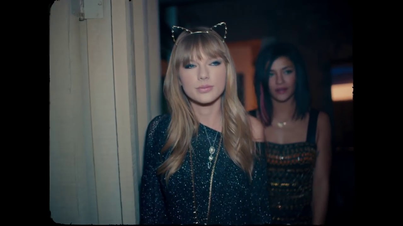 Taylor swift 22 video song whatsapp status - YouTube