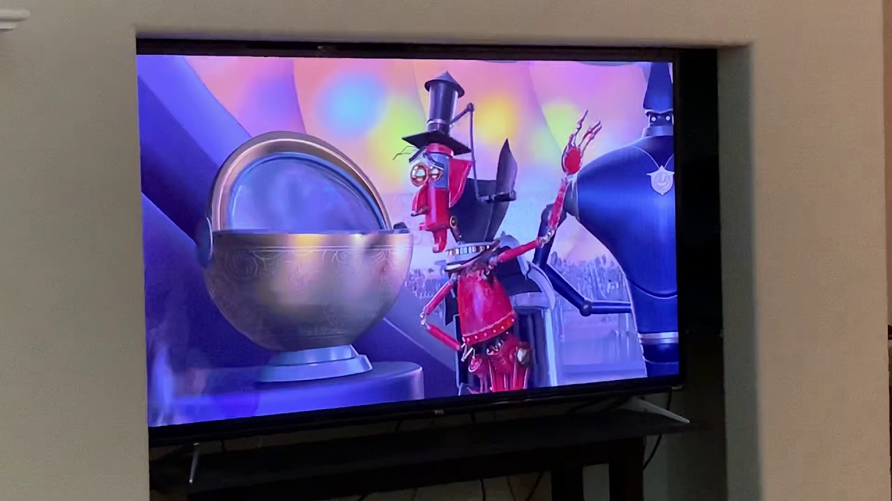 Robots - Fender slaps Tim - YouTube