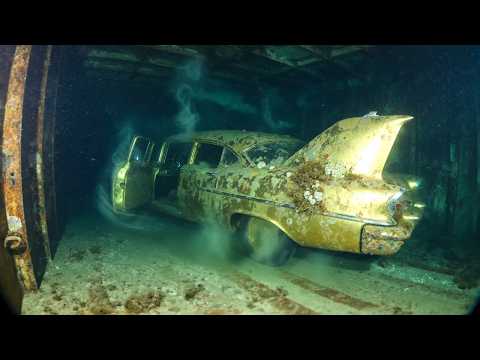 Cargo Door NEVER Opened: 1950 Classic Cars Trapped in a Sunken Ship !
