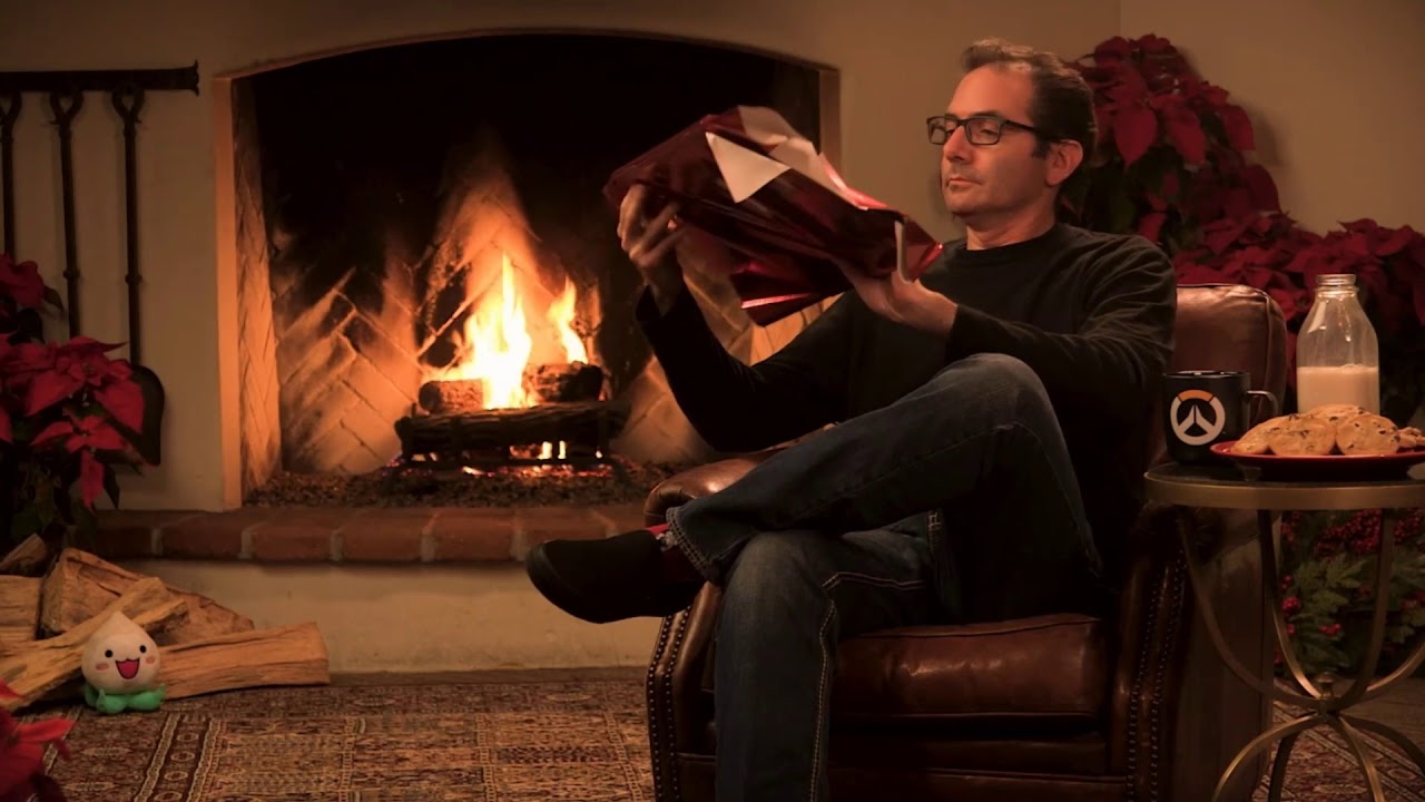Jeff Kaplan opens a Christmas gift from Genji - YouTube
