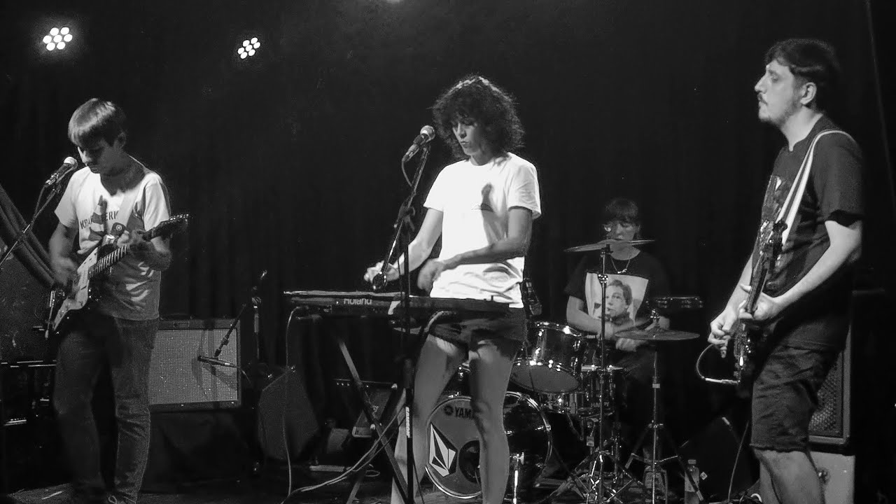 Polgar 3 - Balneario La Balandra (en vivo en Strummer Bar) - YouTube