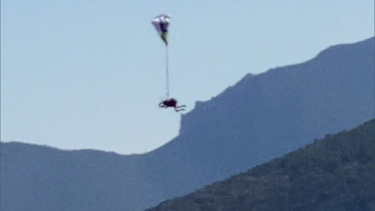 Paraglider Almost Dies After His Lines Get Tangled - YouTube