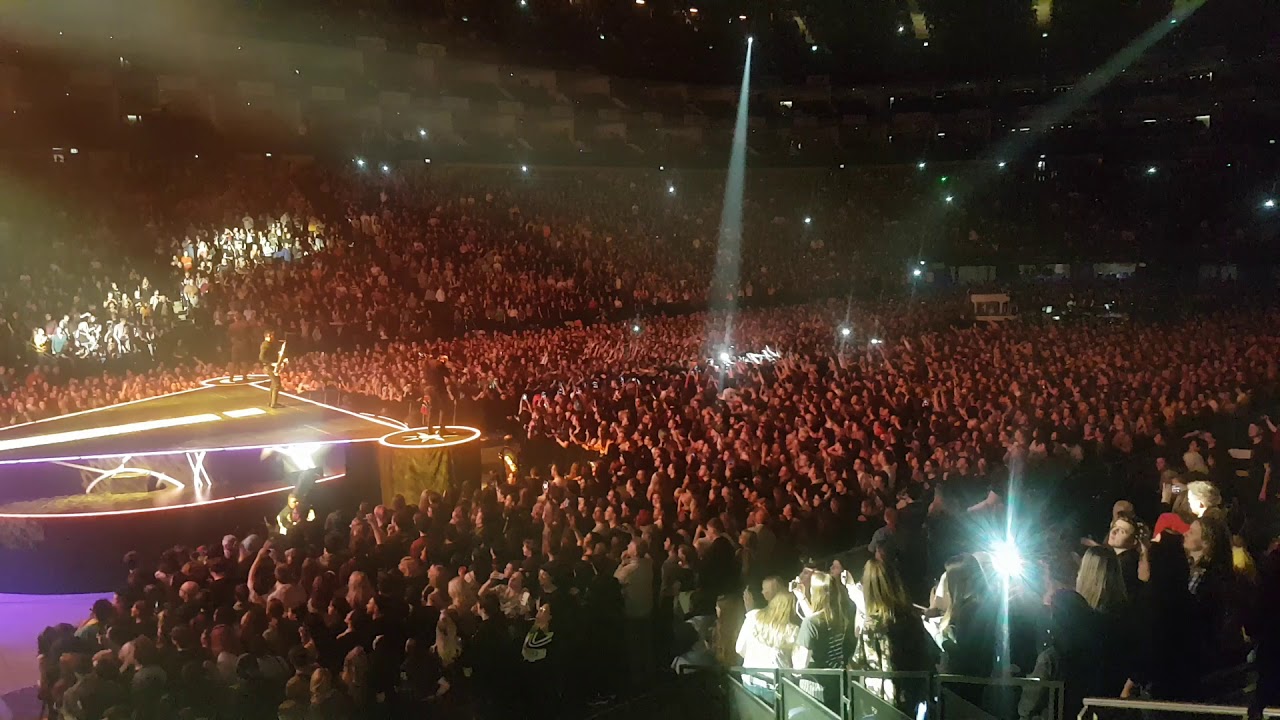 PANIC AT THE DISCO | THE 02 ARENA - YouTube