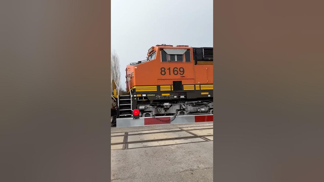 BNSF train rear end DPU in Edmond, Oklahoma. #train #railway #BNSF - YouTube