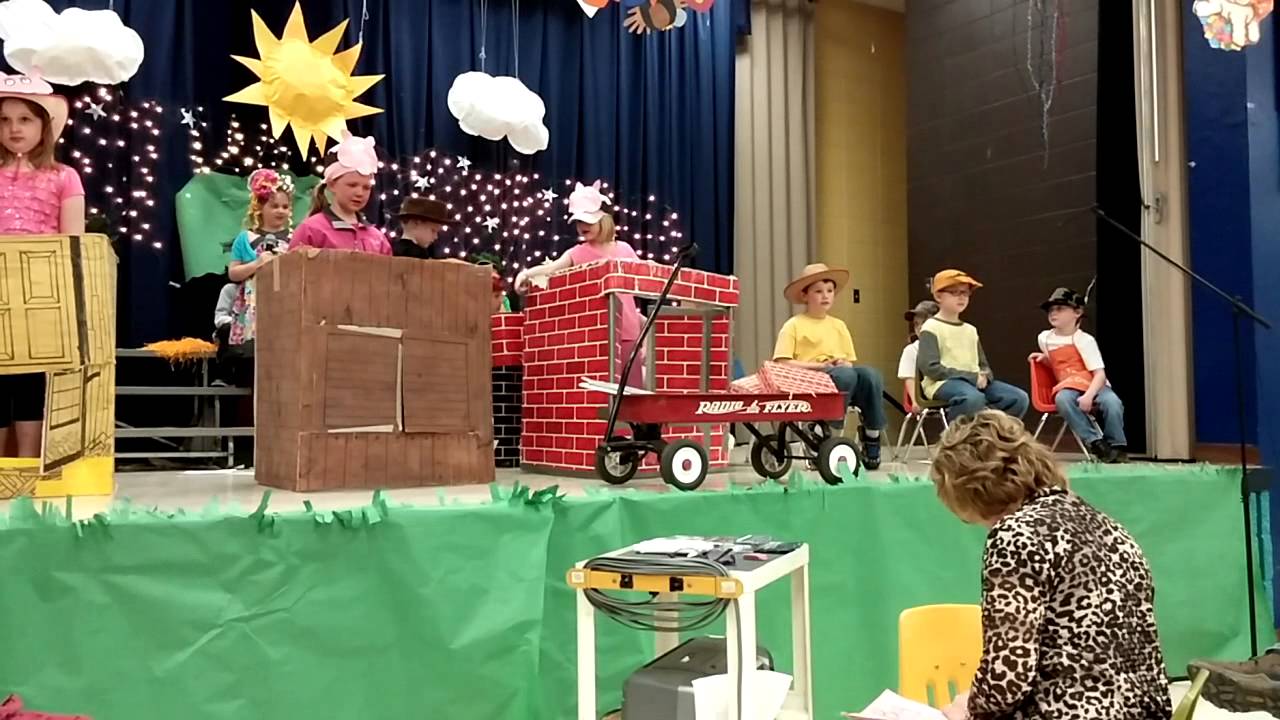Three little piggy opera - YouTube