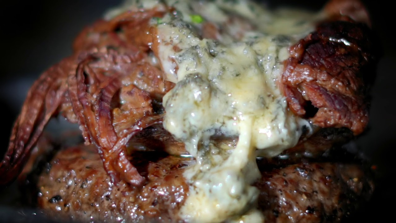 Cosy Club - Blue Velvet Burger - YouTube