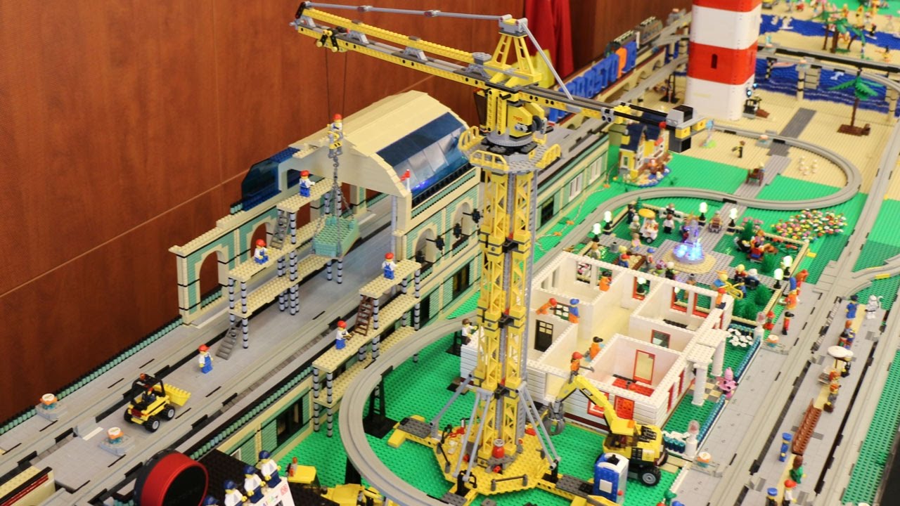 LEGO MOC: TiDi's Monorail MoRaSt - Bricks am Meer 2017 - YouTube