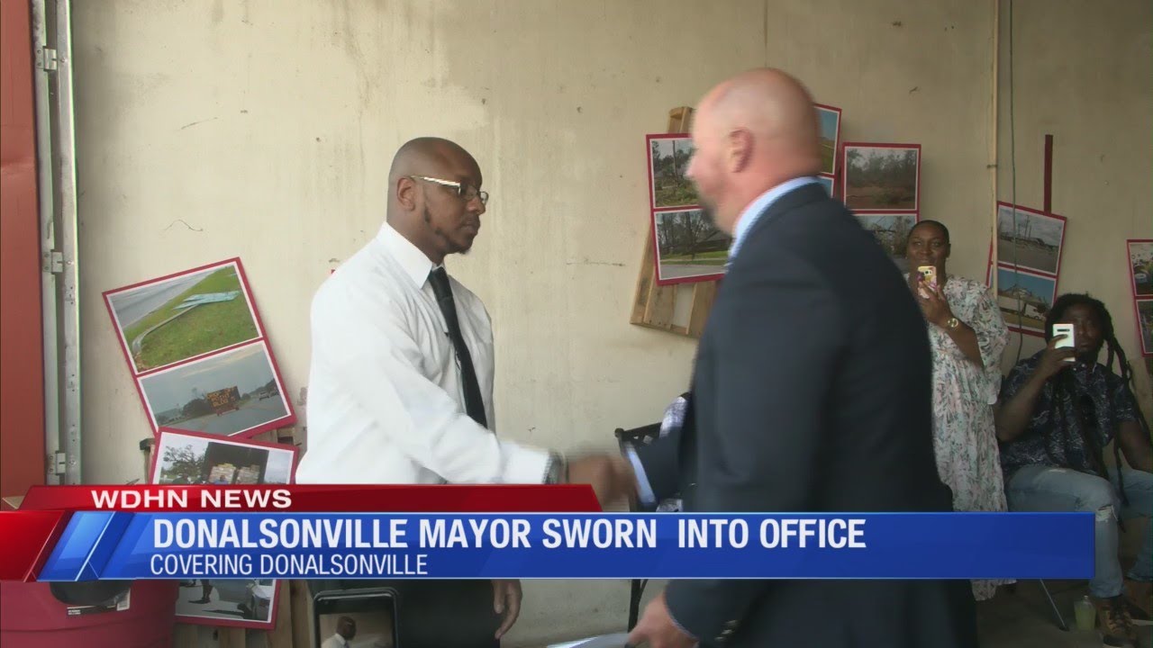 MAYOR SWORN INTO OFFICE - YouTube