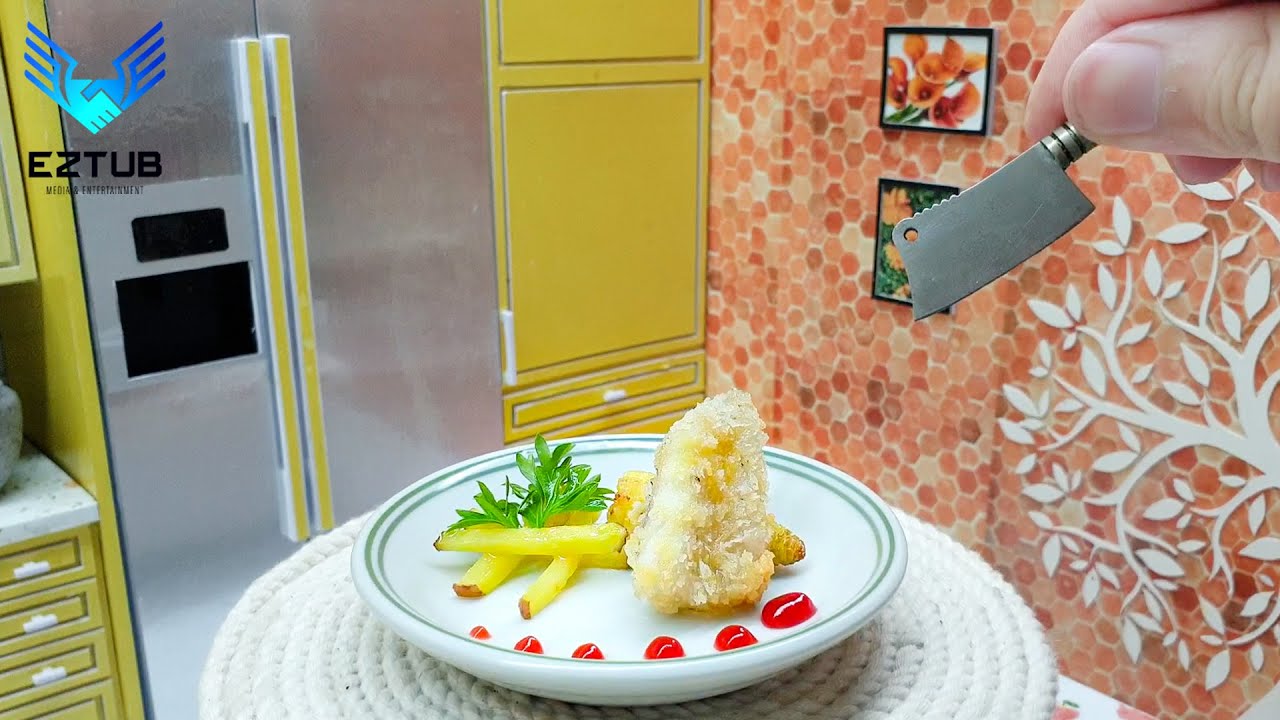 EHTG01 5 Minutes To Prepare Deep Fried Red Fish Served With French ...