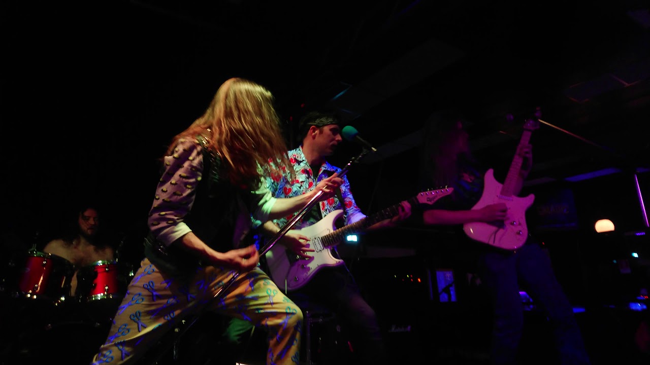 Gama Bomb - Final fight [live] - YouTube