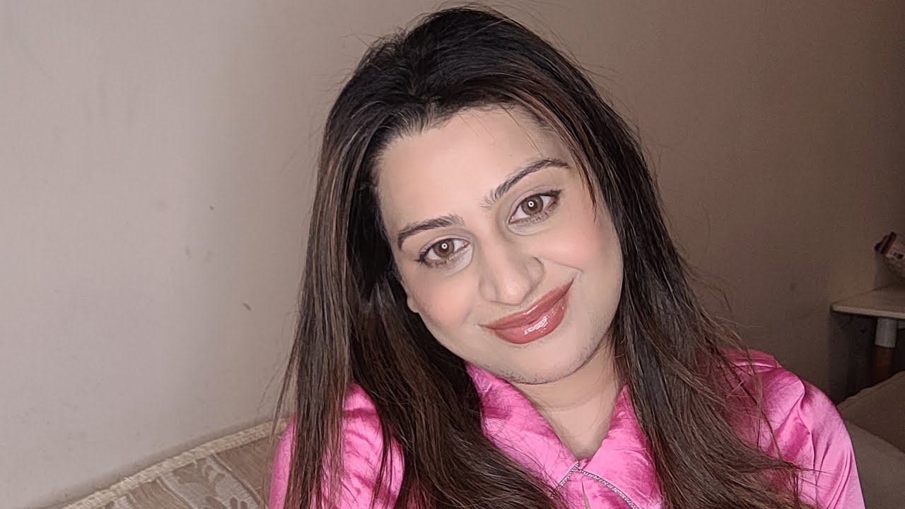 Kenisha Awasthi Official is live - YouTube