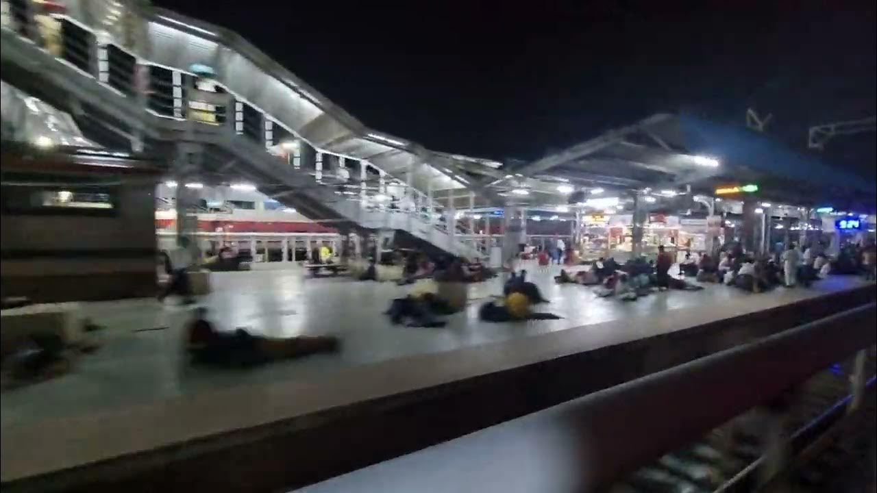 22221 Mumbai CSMT Nizamuddin Rajdhani Express skipping Bhusawal Junction - YouTube