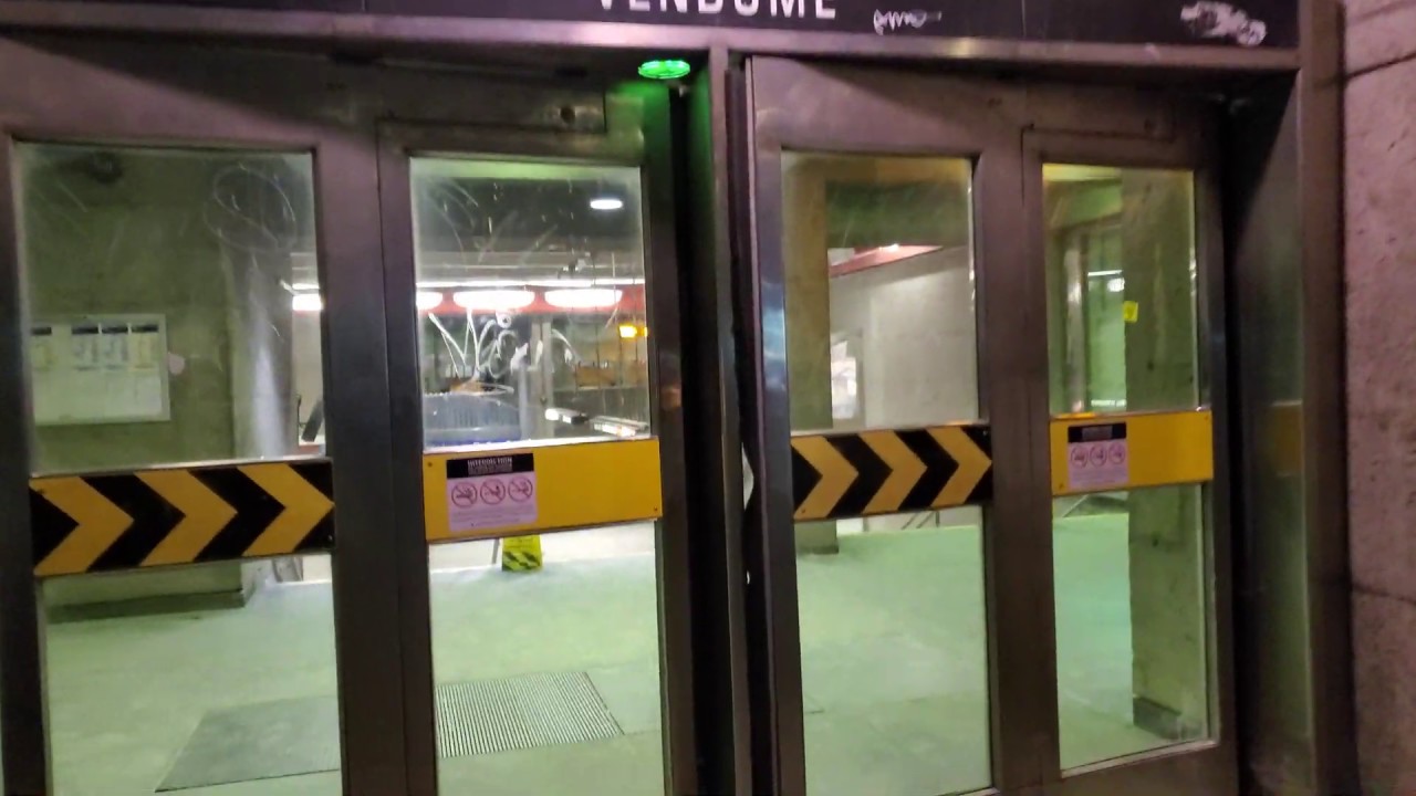 Vendôme Metro Station - YouTube