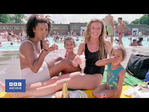 1995: The Brockwell Park Lido | Modern Times | BBC Archive