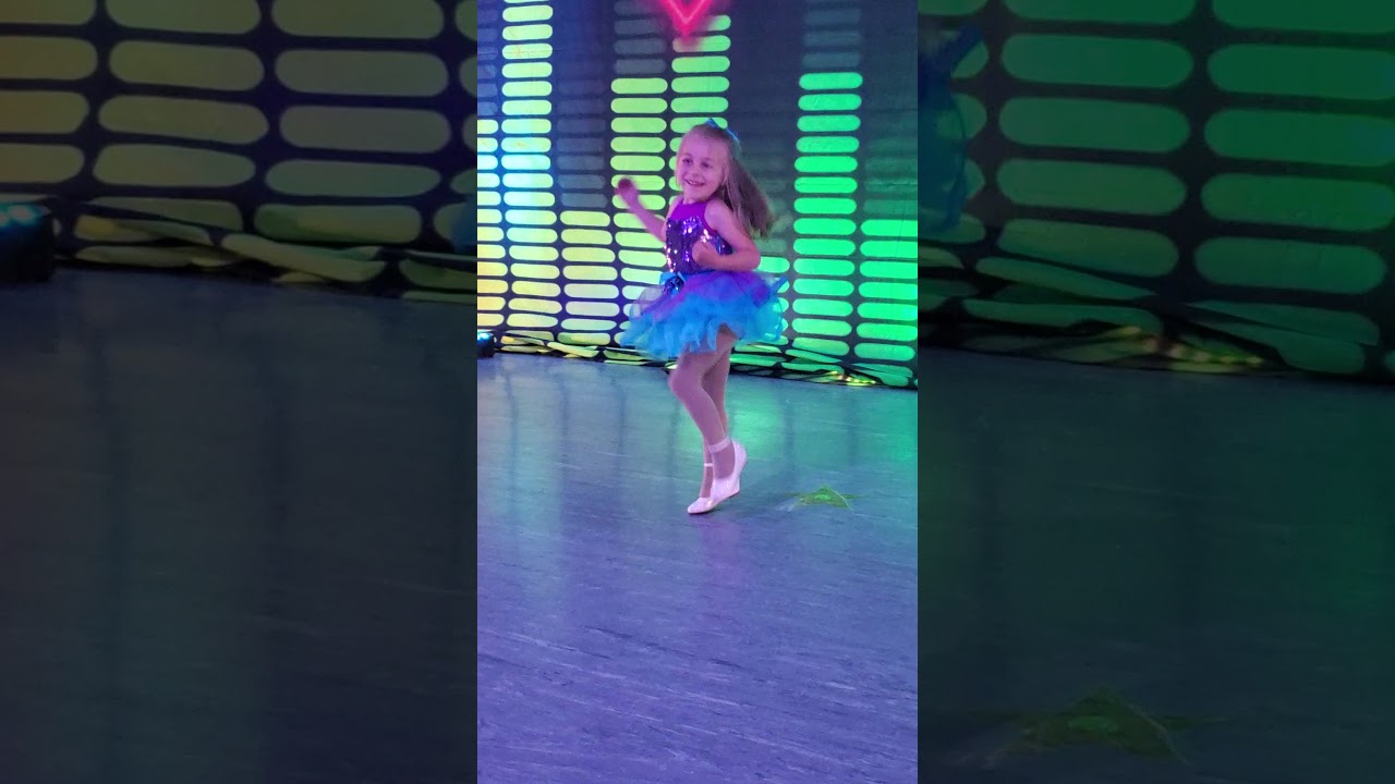 Lizzie's Dance Recital (1st dance) - YouTube