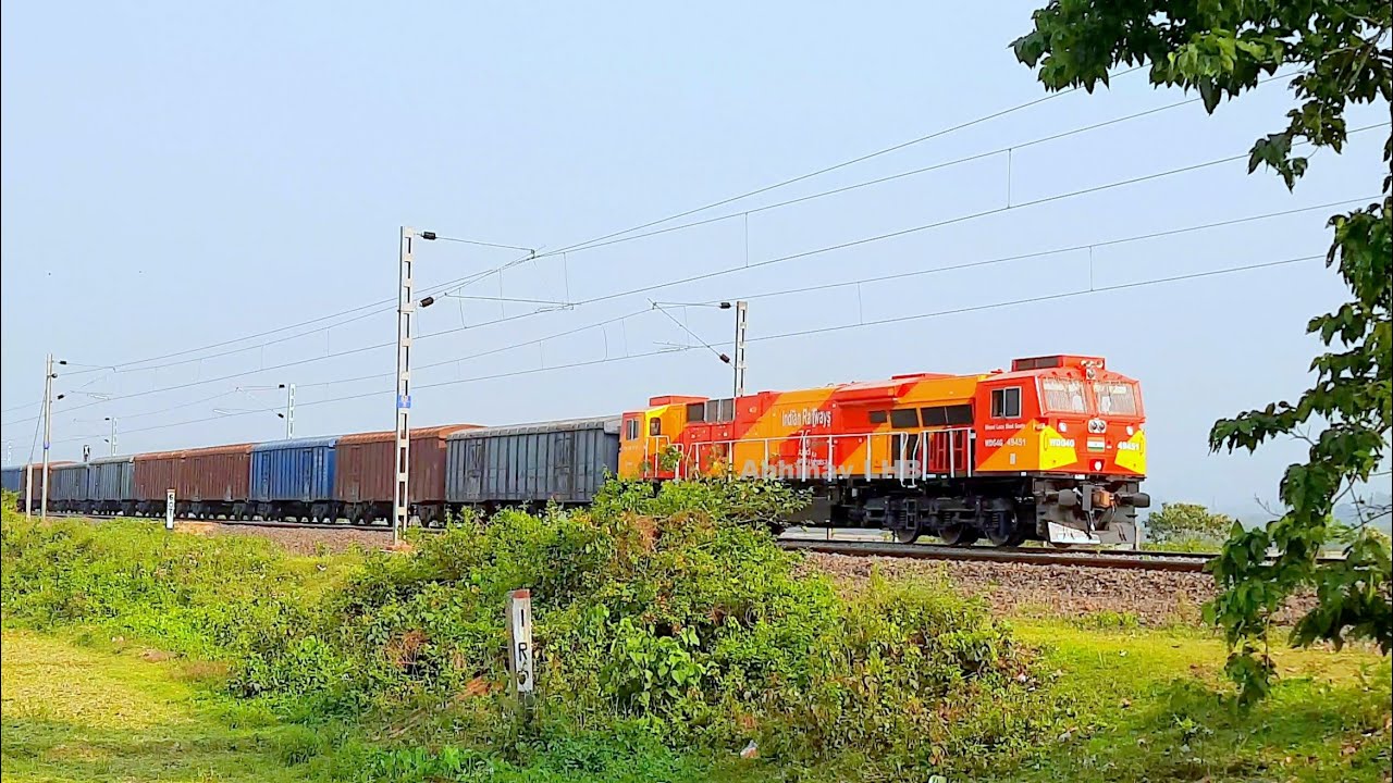 GOOTY's GE WDG4G chugging hard with BCNA Freight Train || Indian ...