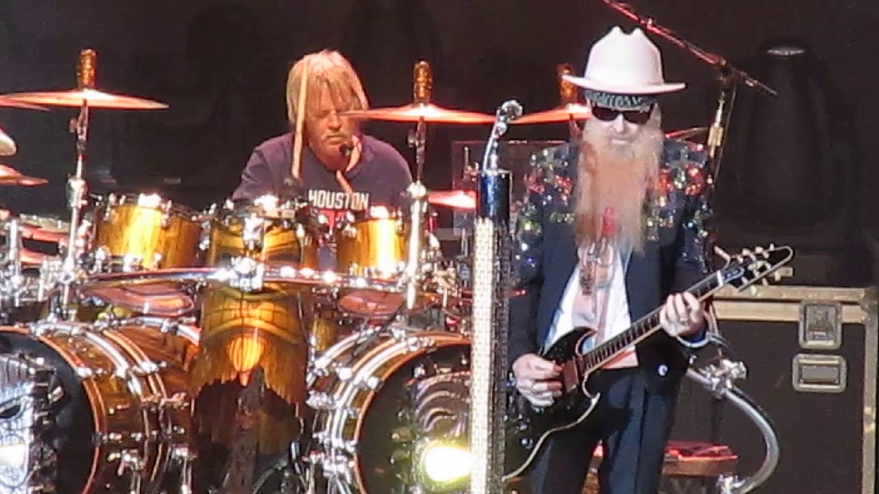 ZZ TOP-GIMMIE ALL YOUR LOVIN'- LIVE- ST. LOUIS- 9/30/17 - YouTube