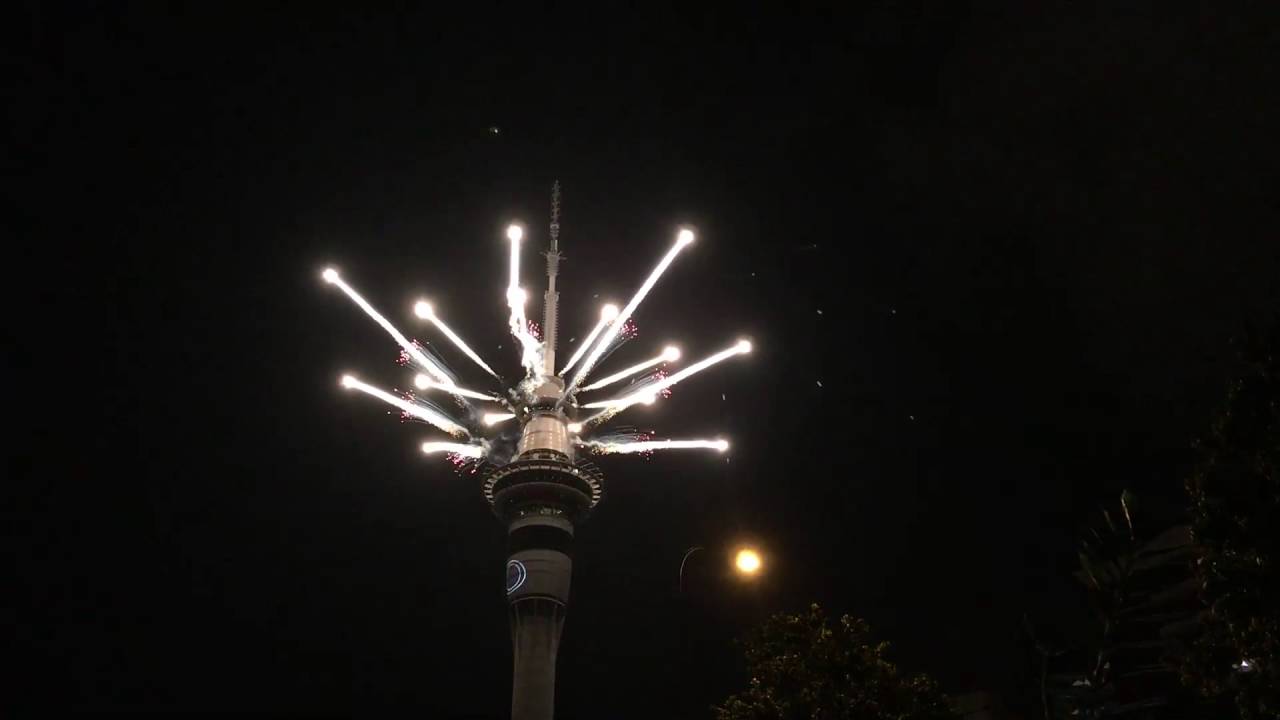 New Years 2016 countdown & fireworks - Auckland, New Zealand - YouTube