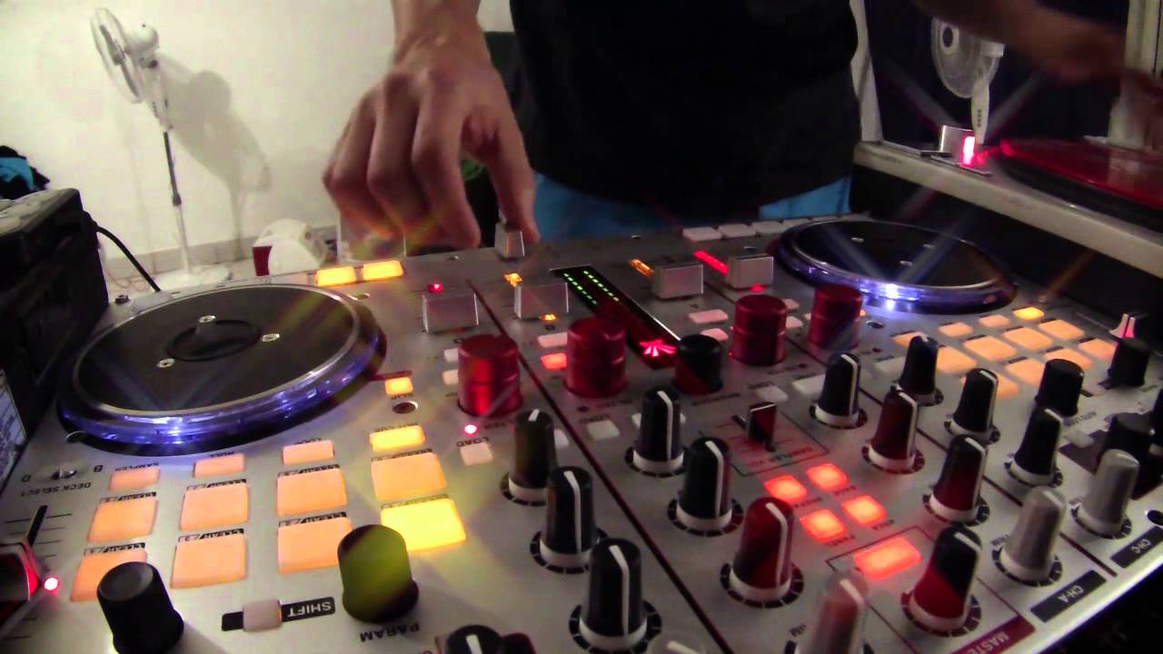 WMC DJ Spin-off 2015 Scratch Entry - YouTube
