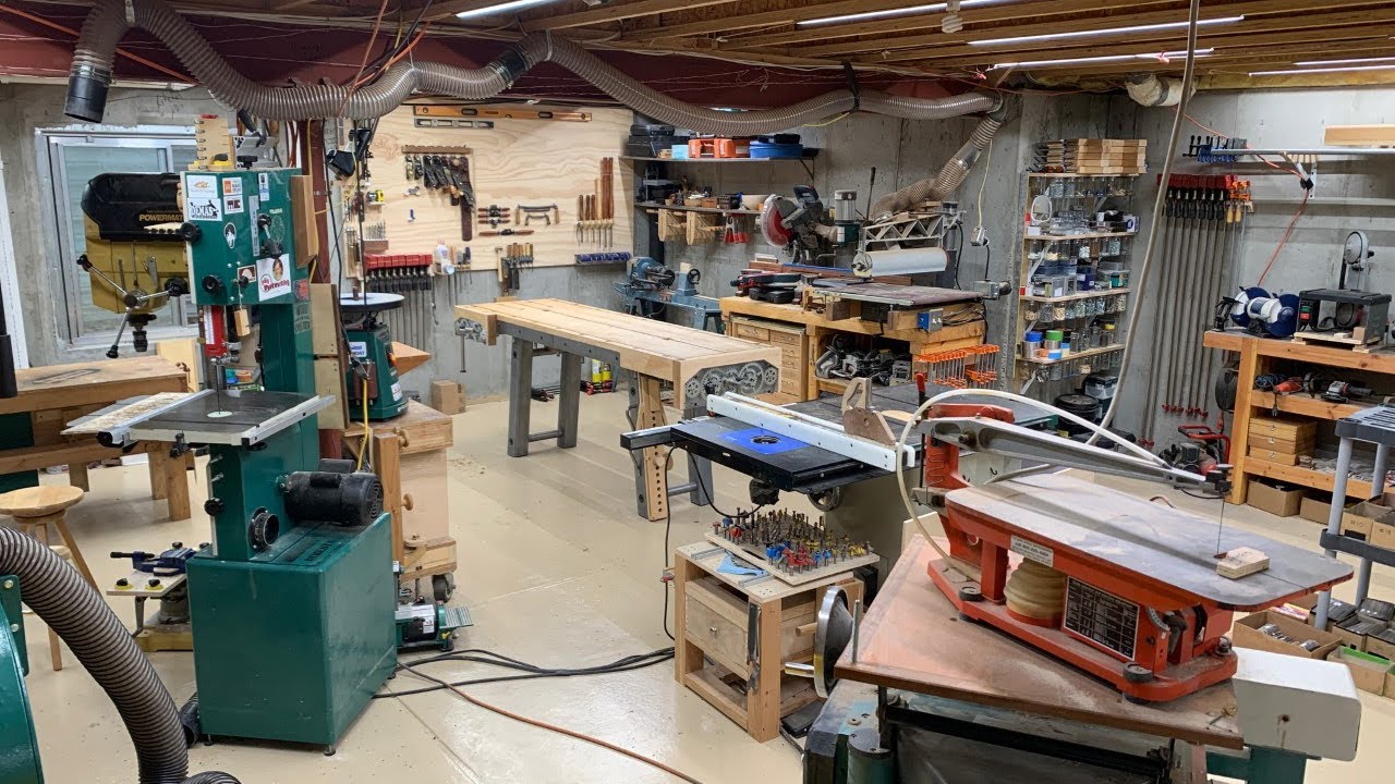 Router table install - YouTube