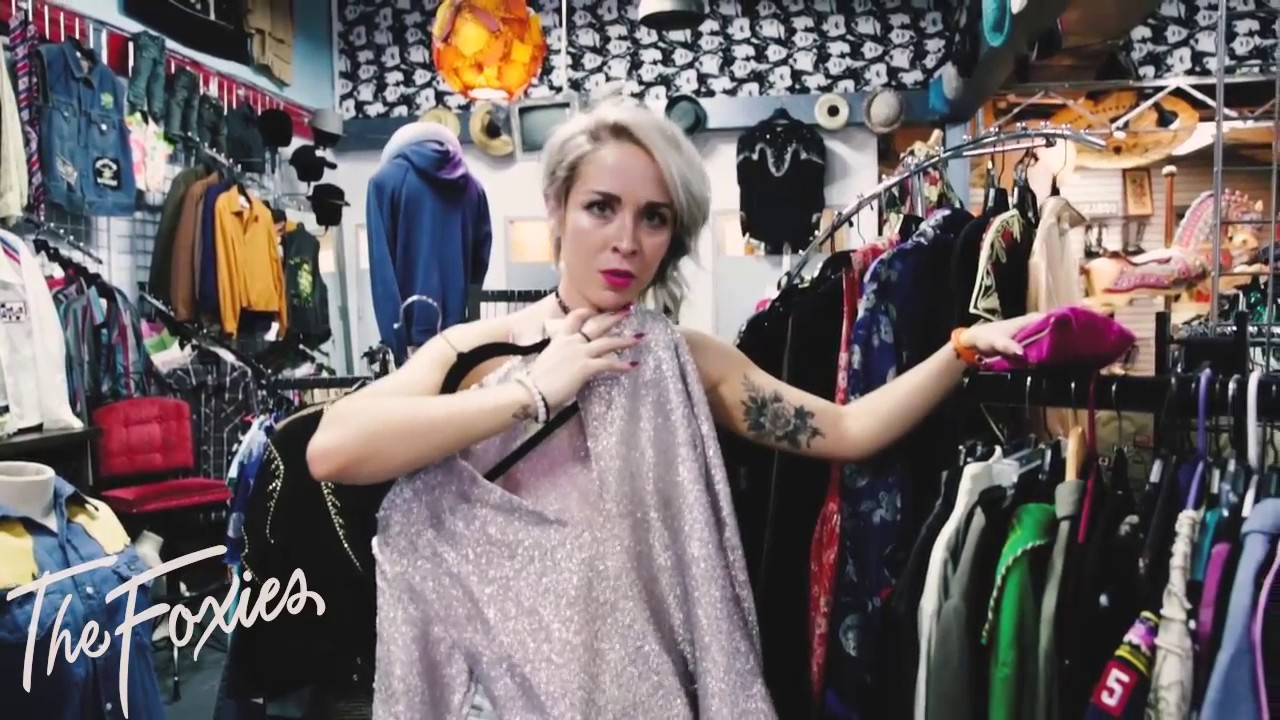 Thrifting Thursdays with the Foxies - SMACK - YouTube