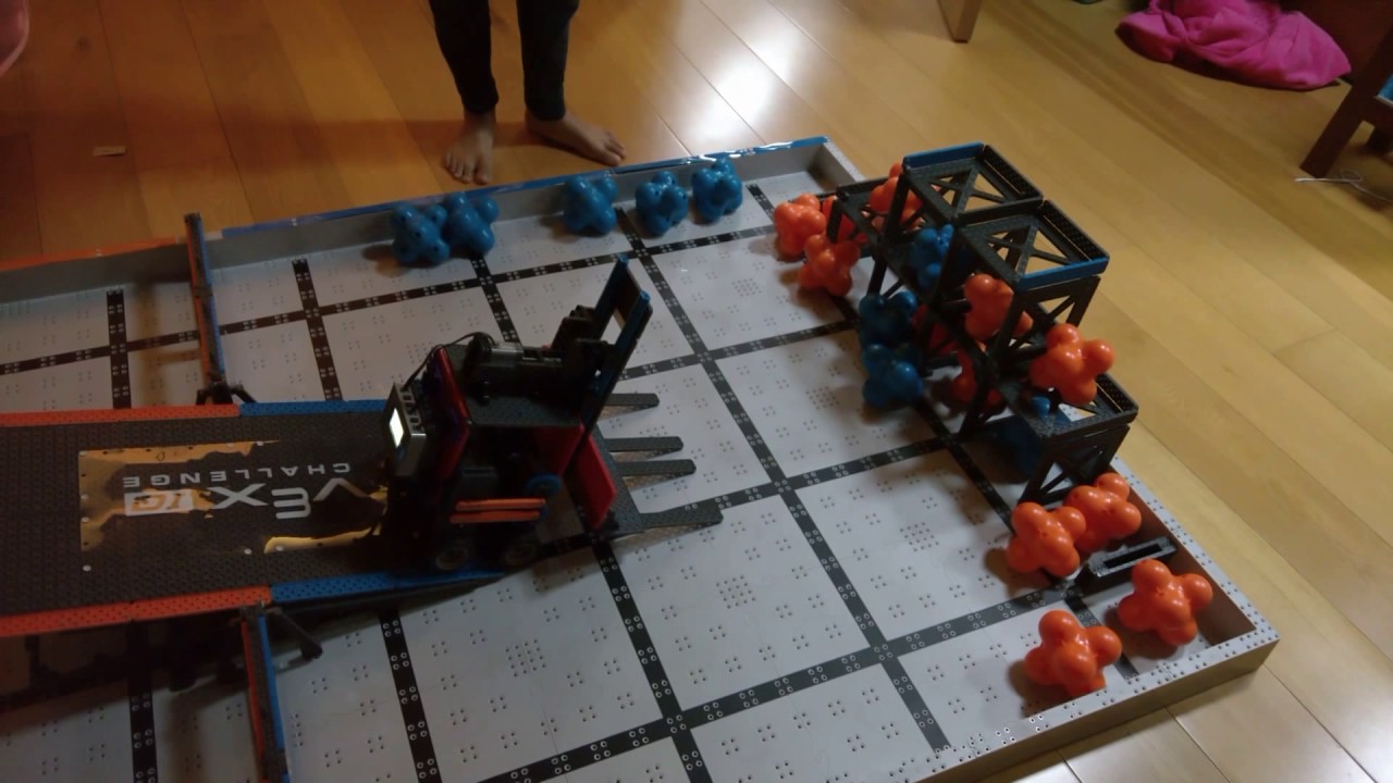 RobotIQ First VEX Robot - YouTube