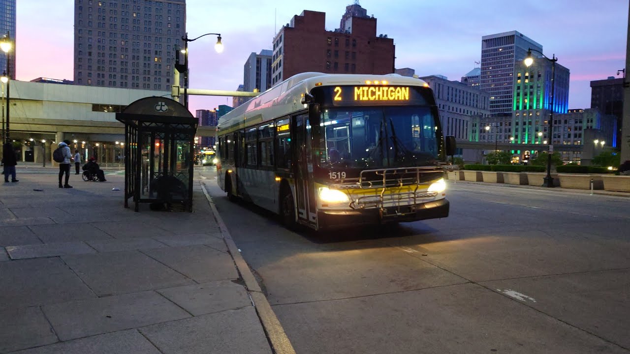 DDOT 2015 New Flyer XD40 1519 On Rt 2 Michigan - YouTube